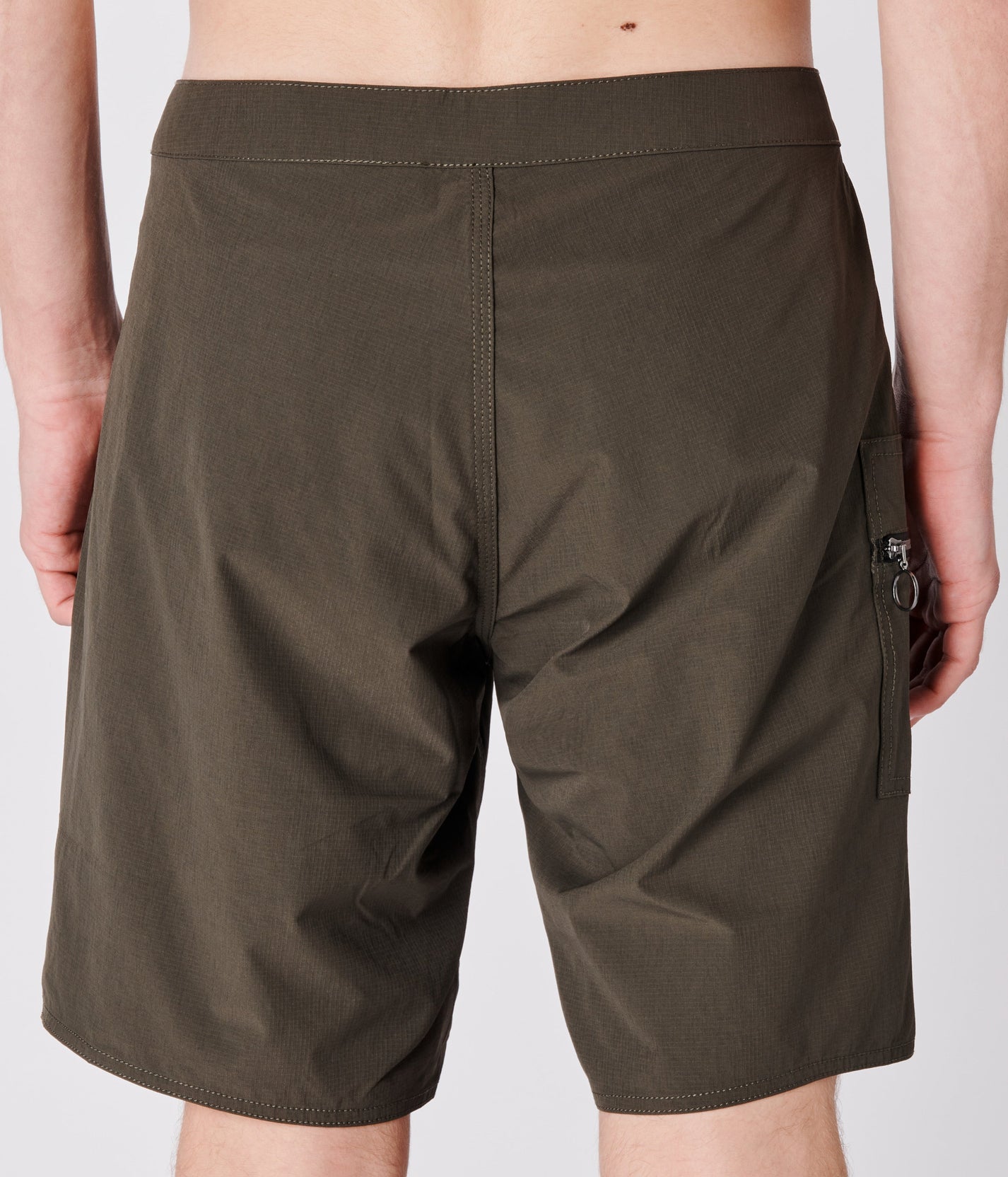 DANE 2.0 TRUNK // ARMY – FORMER MERCHANDISE | JAPAN OFFICIAL SITE